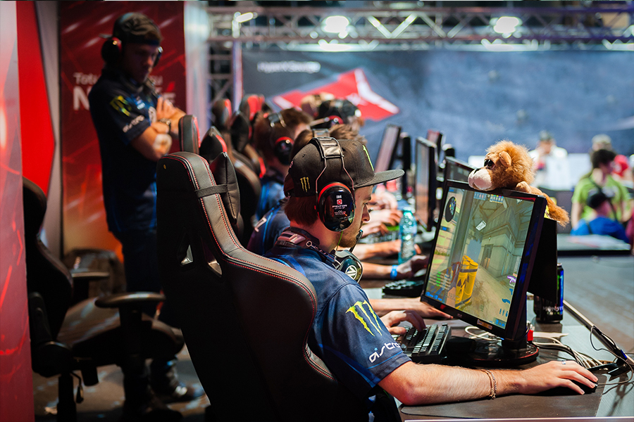 România, campioană mondială la Counter-Strike · Special Arad