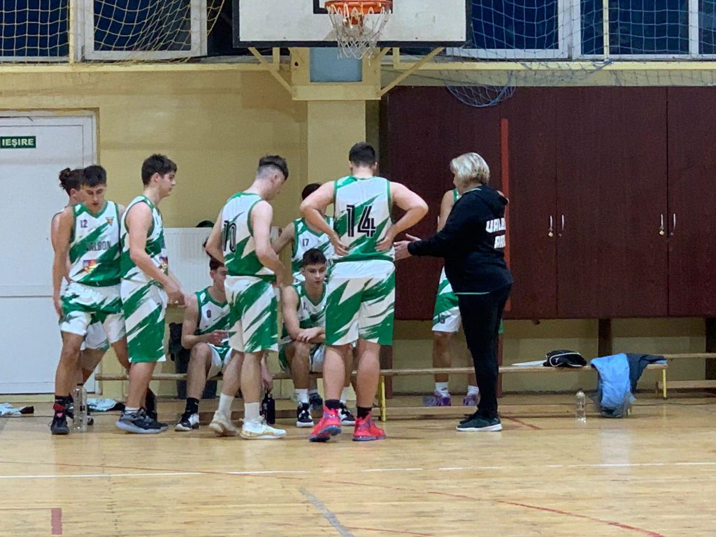 A plouat cu coșuri în primul duel al juniorilor de la BC Valbon Arad ...