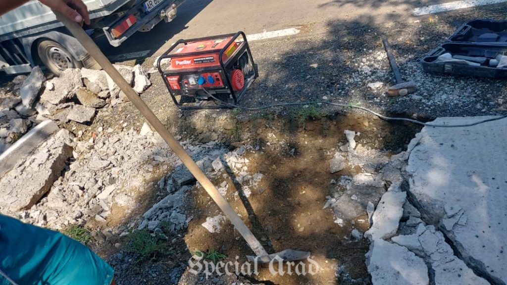 S-a rupt podețul, s-au risipit banii. Investiție publică de mântuială ...
